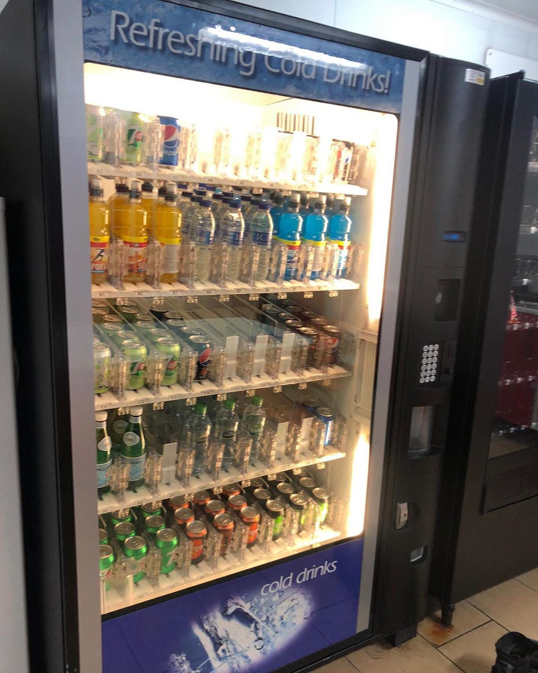 Italian Cold Drinks Vending Machine - Real Deal Props Italian Cold Drinks Vending Machine - Real Deal Props
